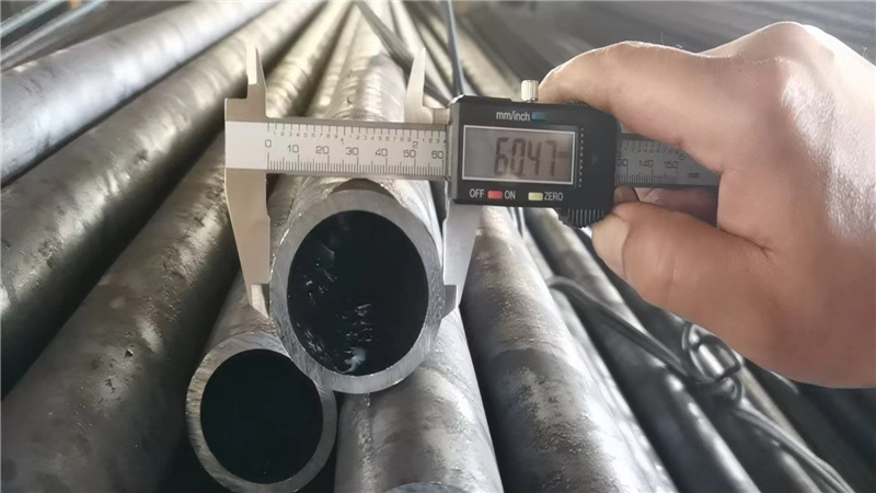 News - the seamless steel pipe wall thickness test.